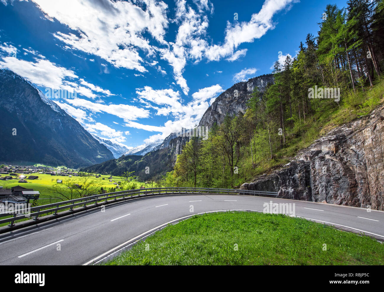 Sunny landscape road hi-res stock photography and images - Alamy