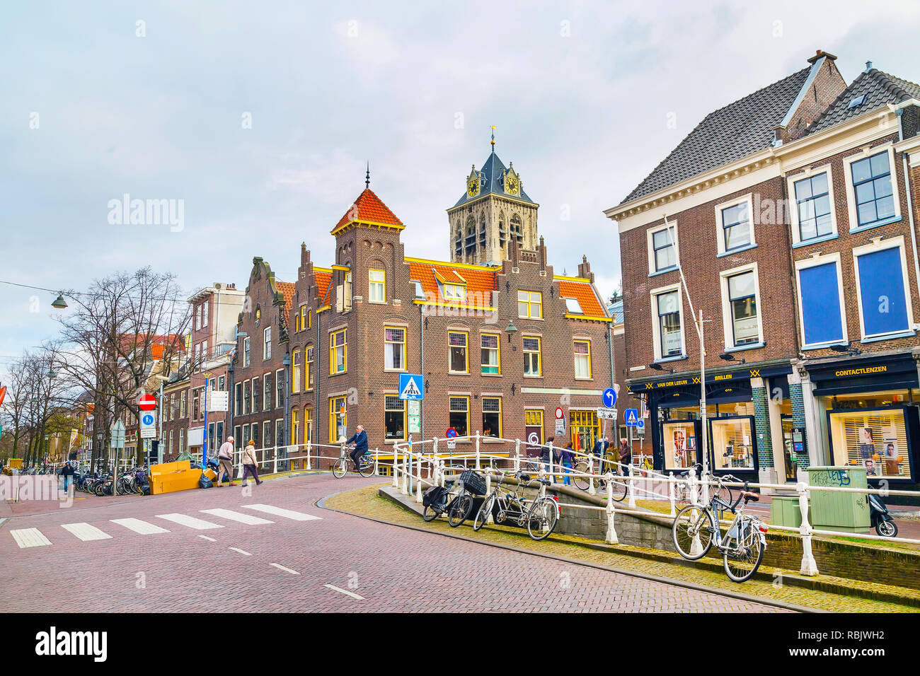 Traditional dutch houses hi-res stock photography and images - Alamy