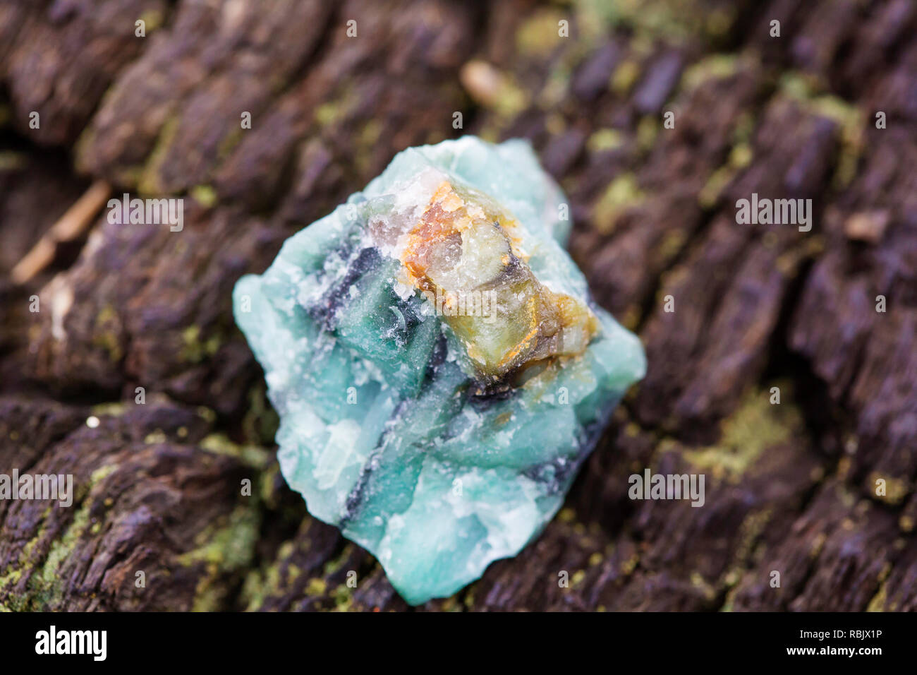 Raw emerald hi-res stock photography and images - Alamy