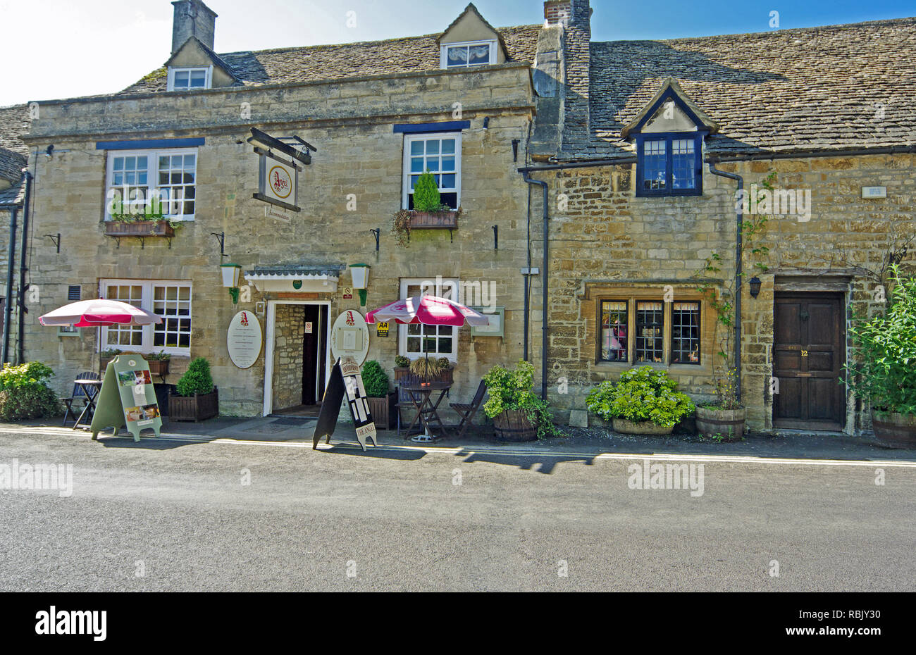 The angel at burford hi-res stock photography and images - Alamy