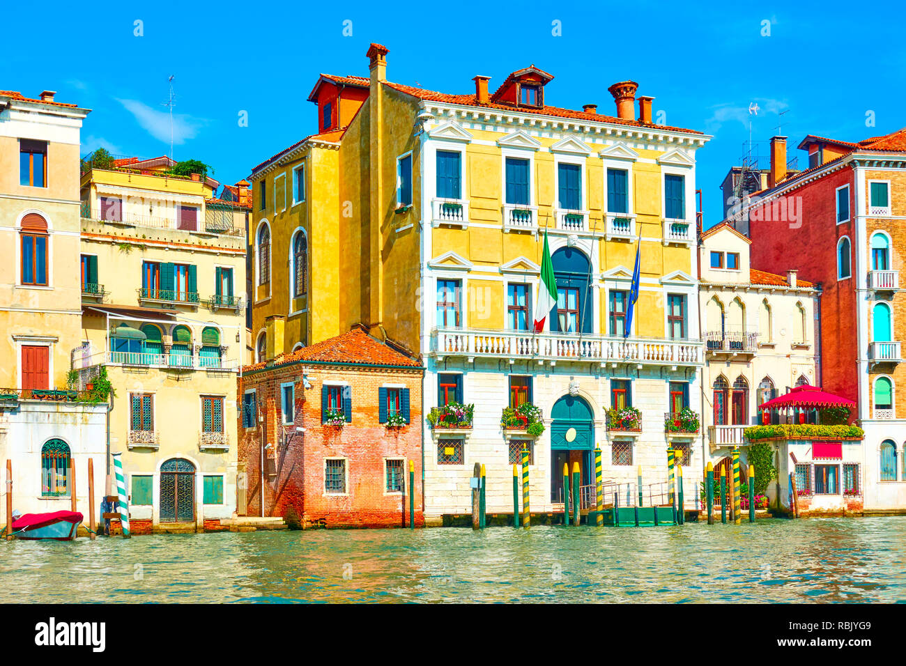 Canal architecture buildings hi-res stock photography and images - Alamy