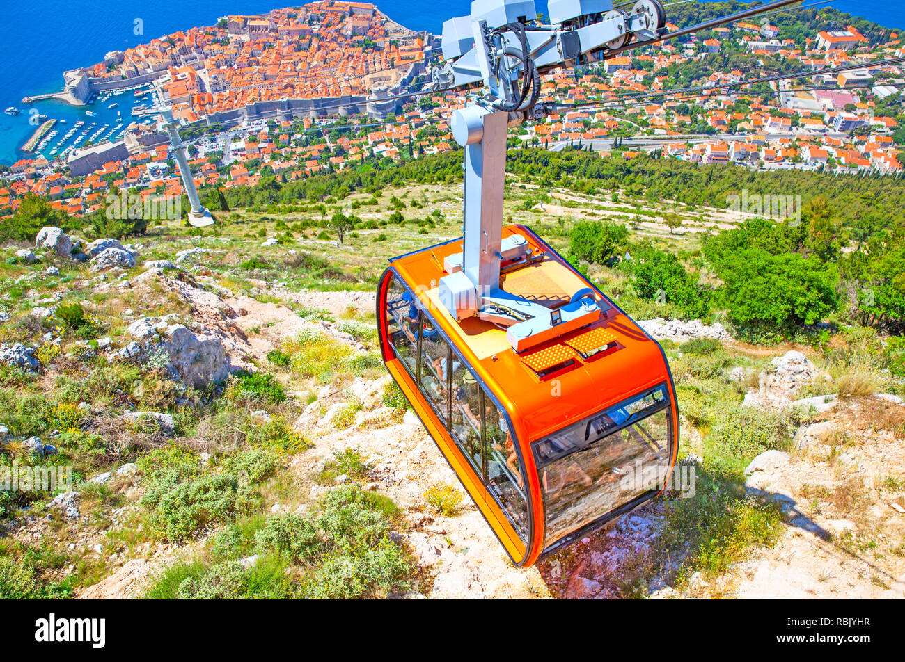 Cable car on ropeway hi-res stock photography and images - Alamy