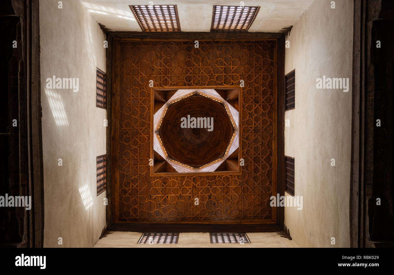 Takhtabush hi-res stock photography and images - Alamy