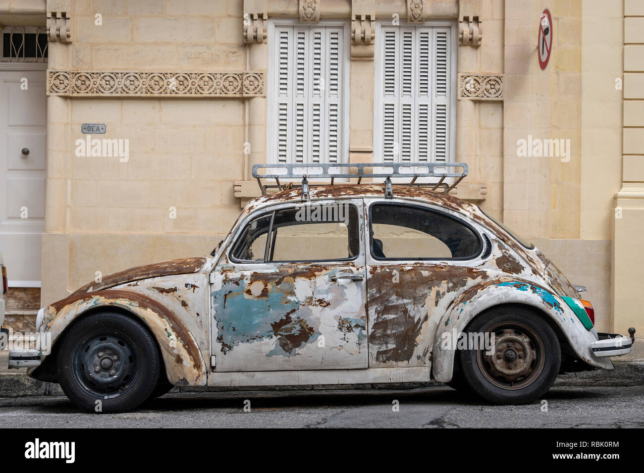 Old vw beetle hi-res stock photography and images - Alamy