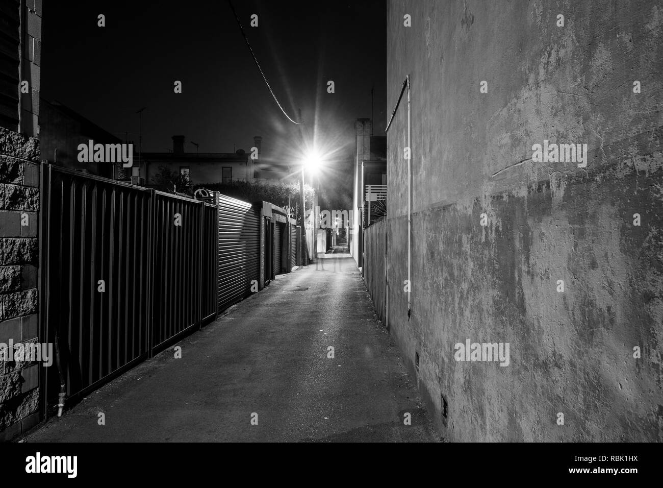 empty back alley at night Stock Photo - Alamy