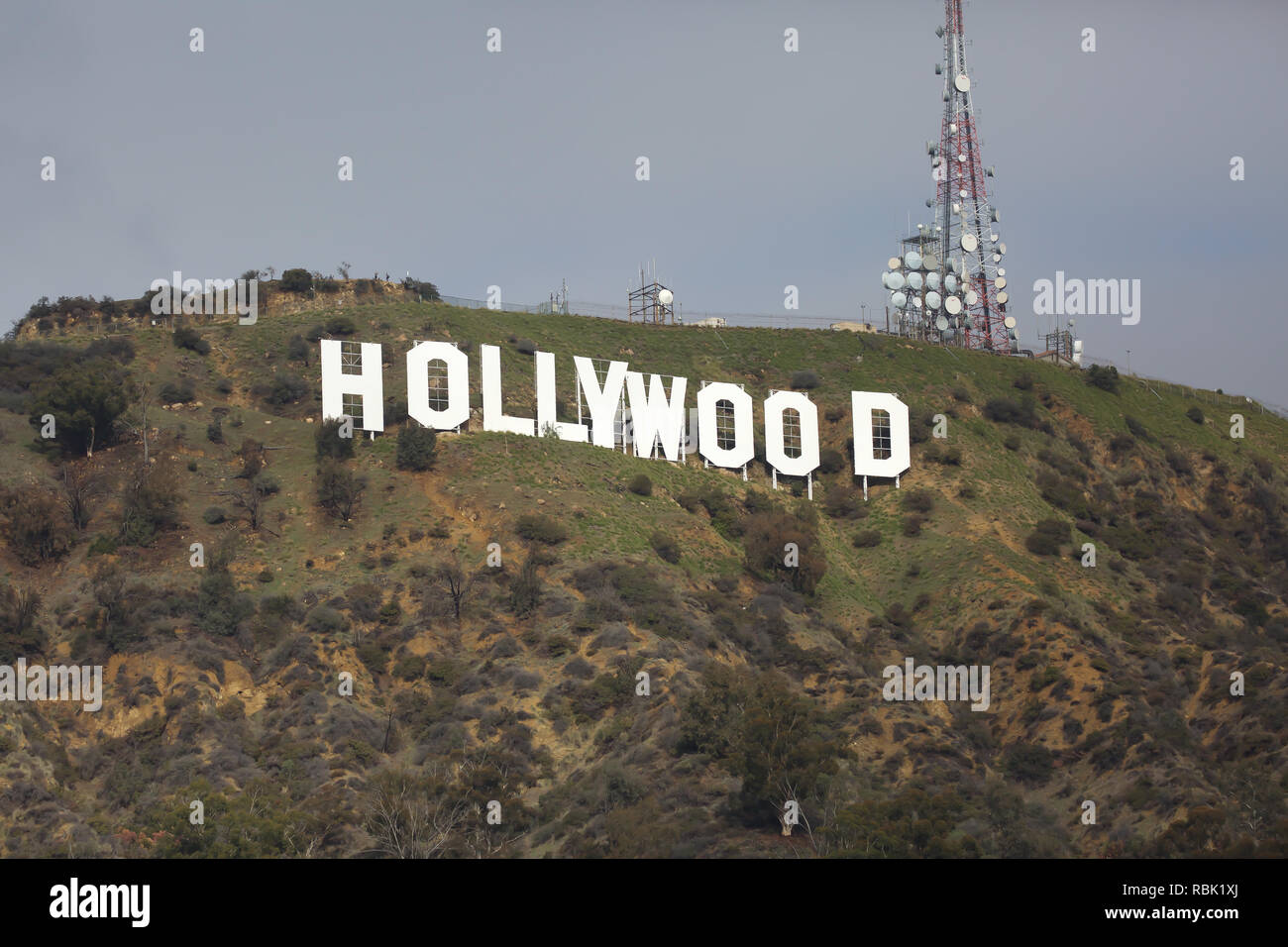 The world famous Hollywood sign overlooking Hollywood in Los Angeles ...