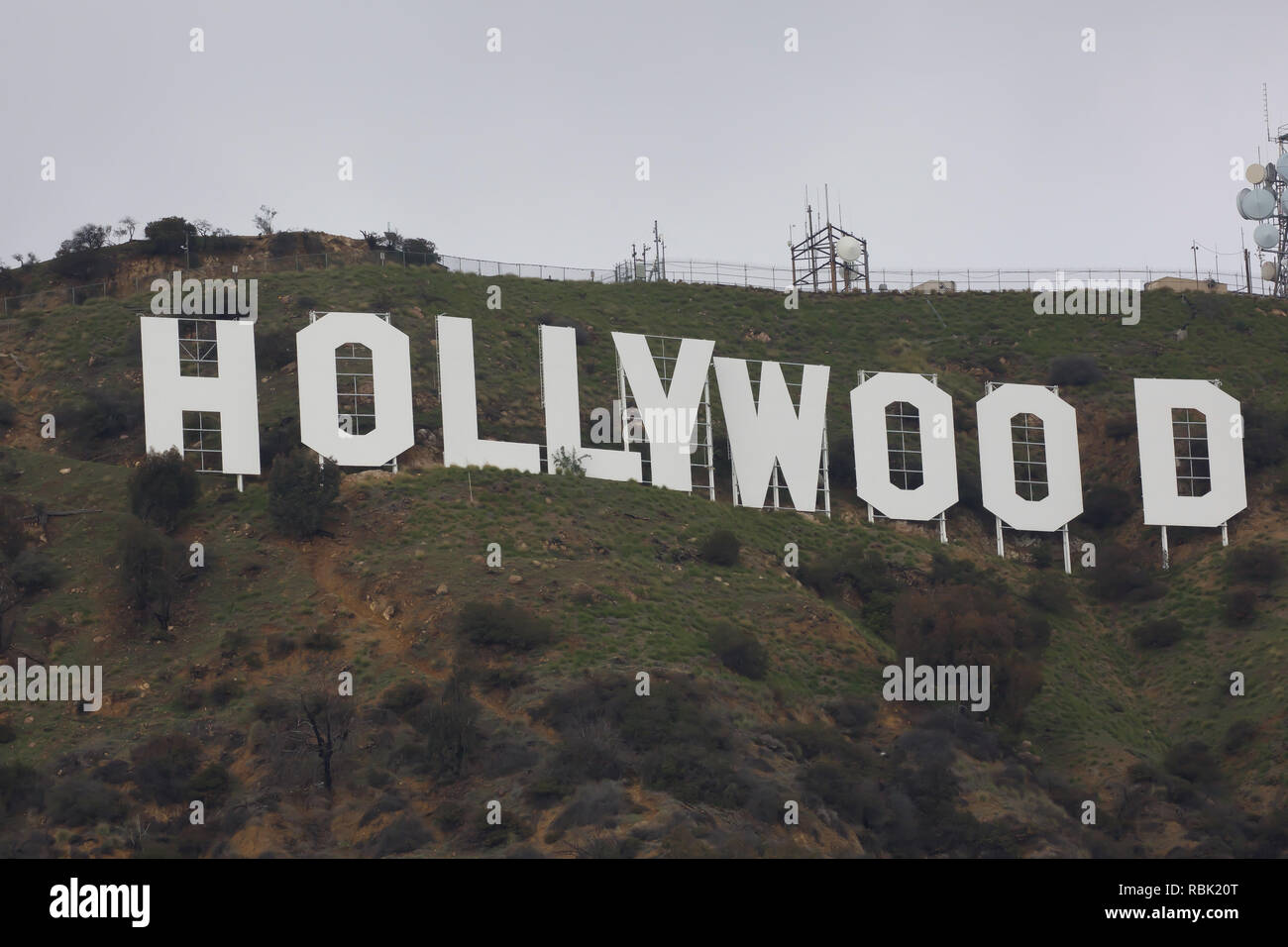 The world famous Hollywood sign overlooking Hollywood in Los Angeles ...