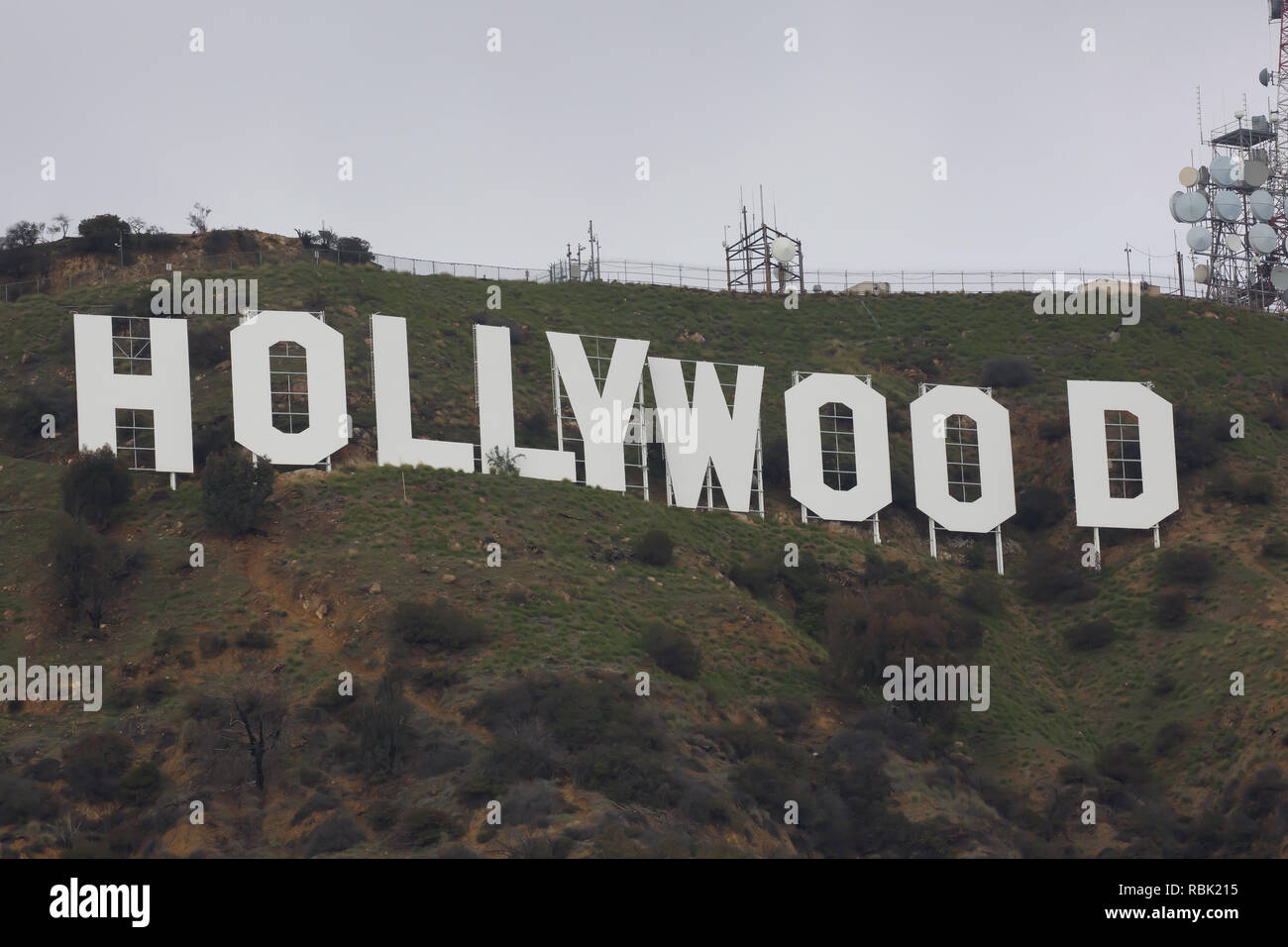 The world famous Hollywood sign overlooking Hollywood in Los Angeles ...