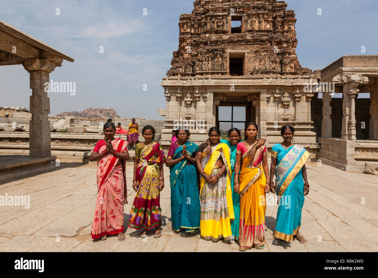 Women in indian temple hi-res stock photography and images - Alamy