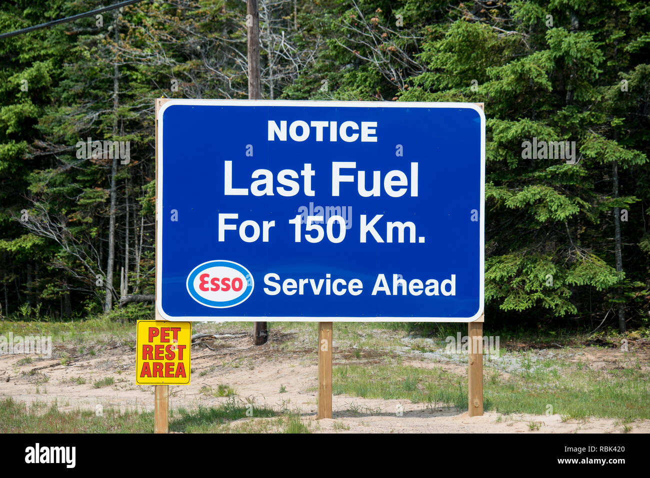 Highway sign canada km hi-res stock photography and images - Alamy