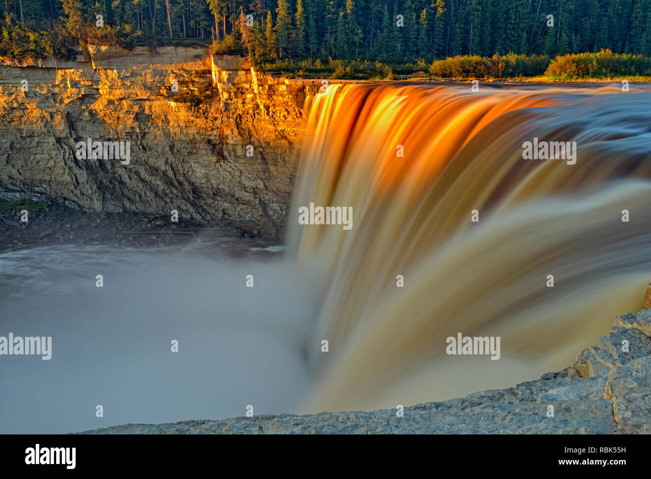 Alexandra Falls and the Hay River gorge at dawn, Twin Falls Territorial ...
