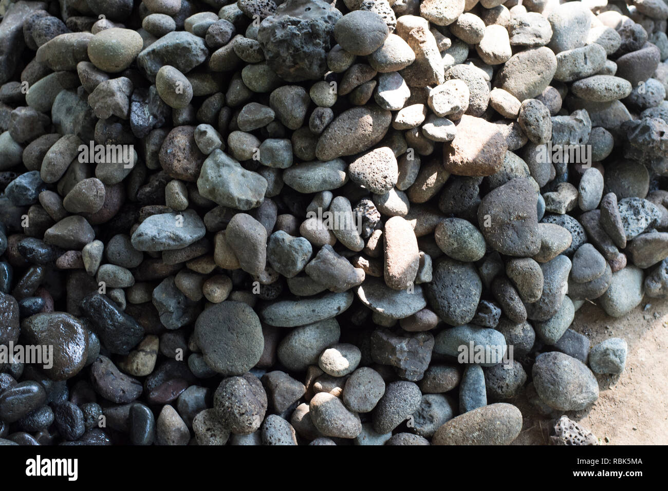 Rock Split raw material Stock Photo - Alamy
