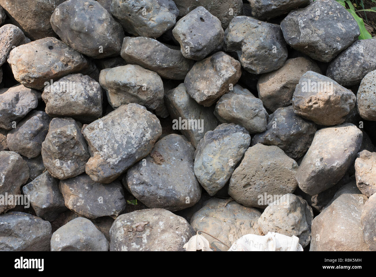Rock Split raw material Stock Photo - Alamy