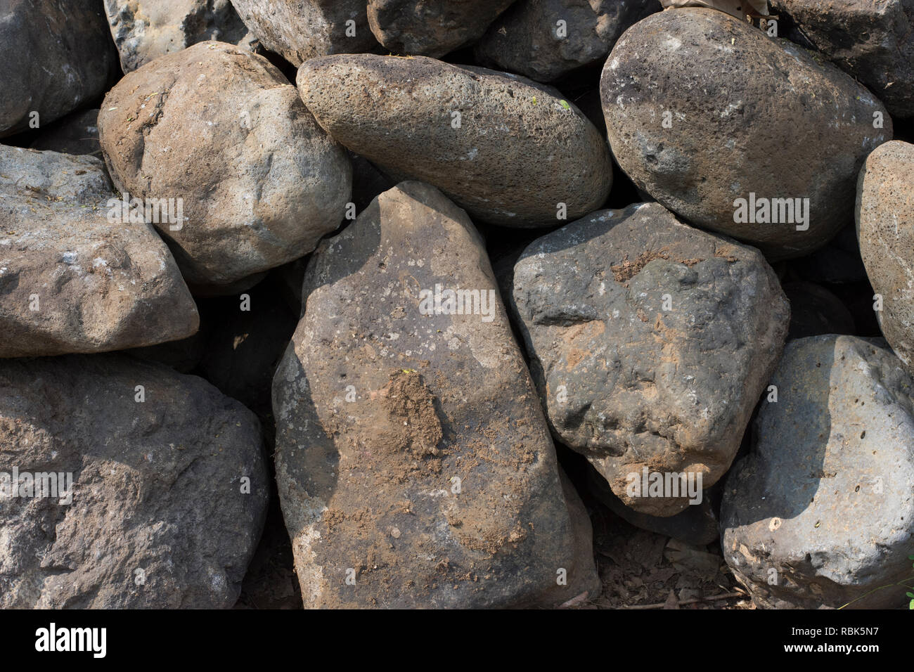 Rock Split raw material Stock Photo - Alamy