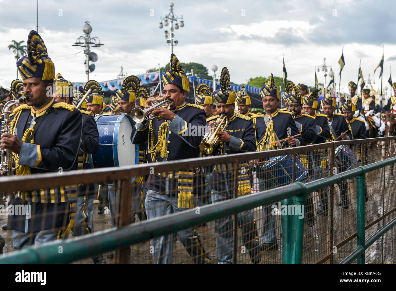 Indian police parade in traditional uniform for Mysore Dussehra ...
