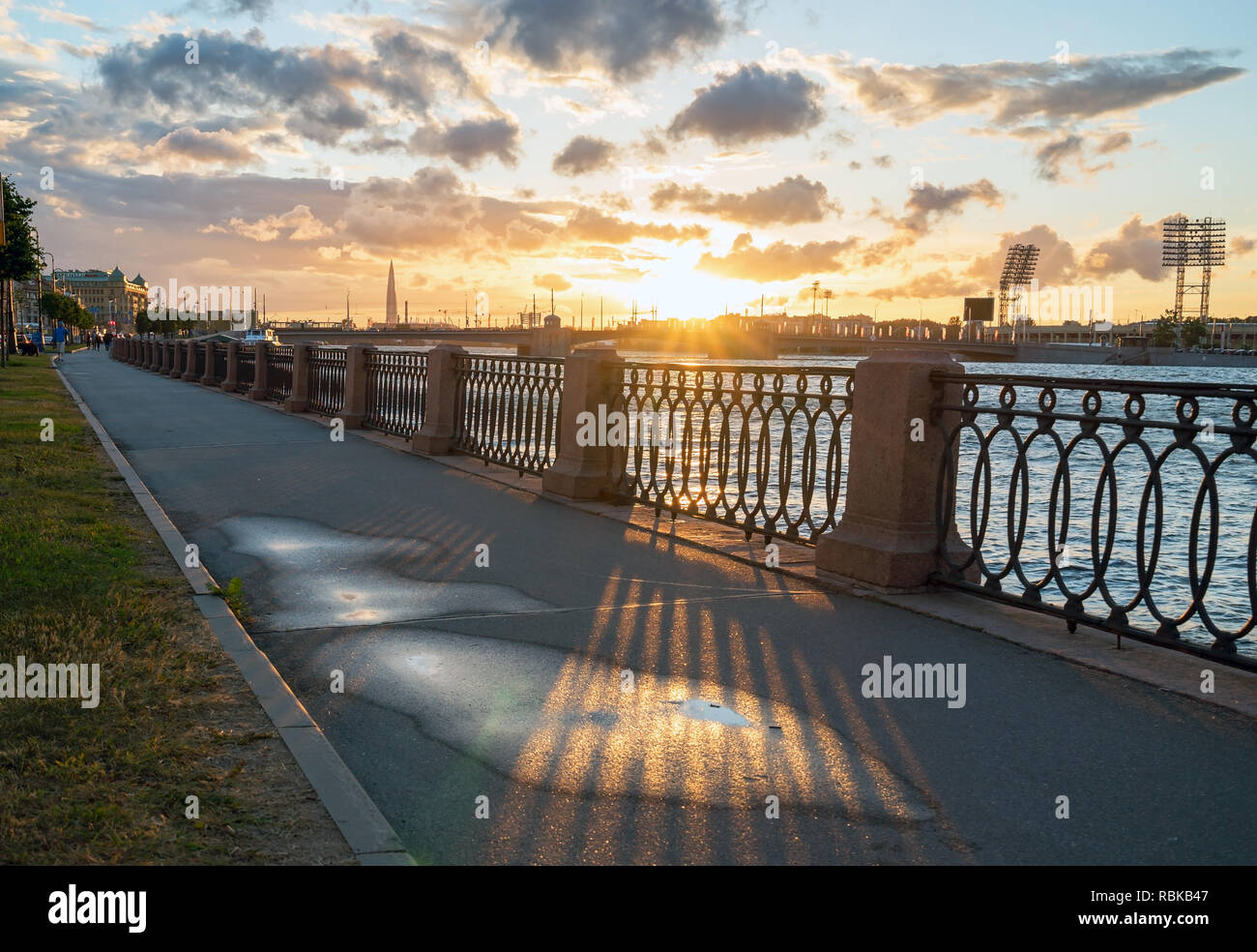 Modern parapet hi-res stock photography and images - Alamy