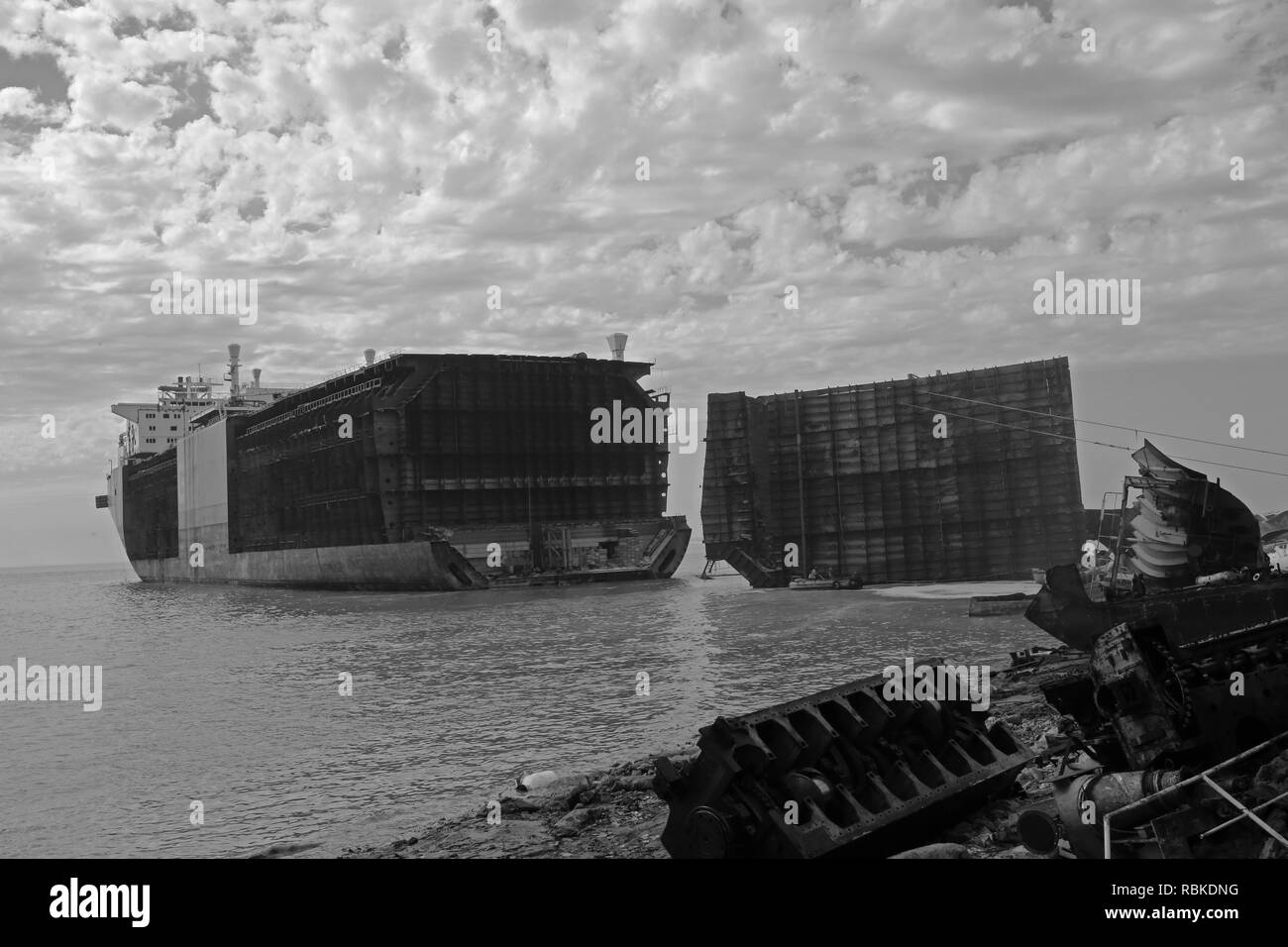 Bangladesh ship yards bangladesh Black and White Stock Photos & Images ...