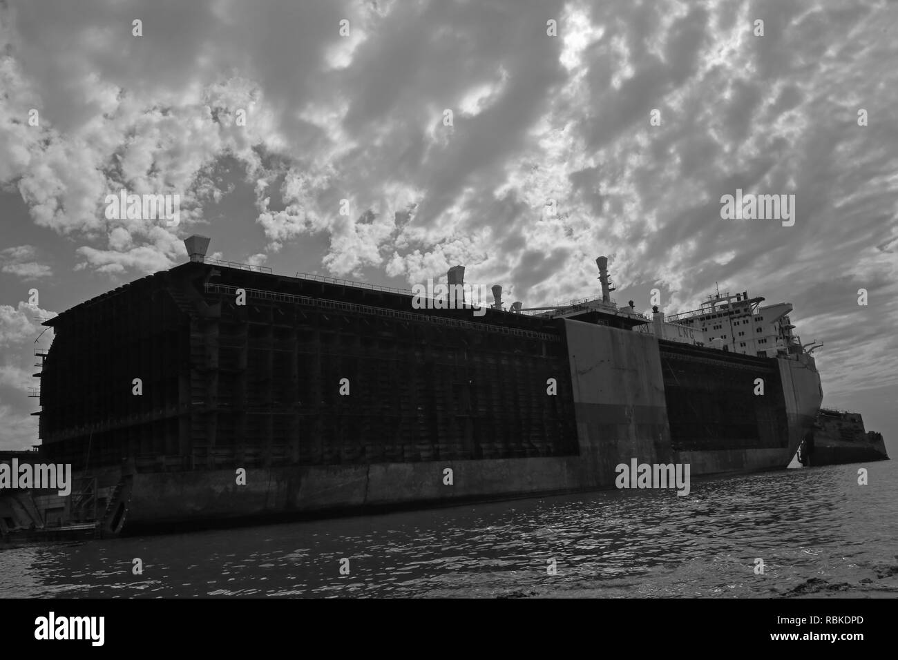 The Worlds Largest Shipyard High Resolution Stock Photography and ...