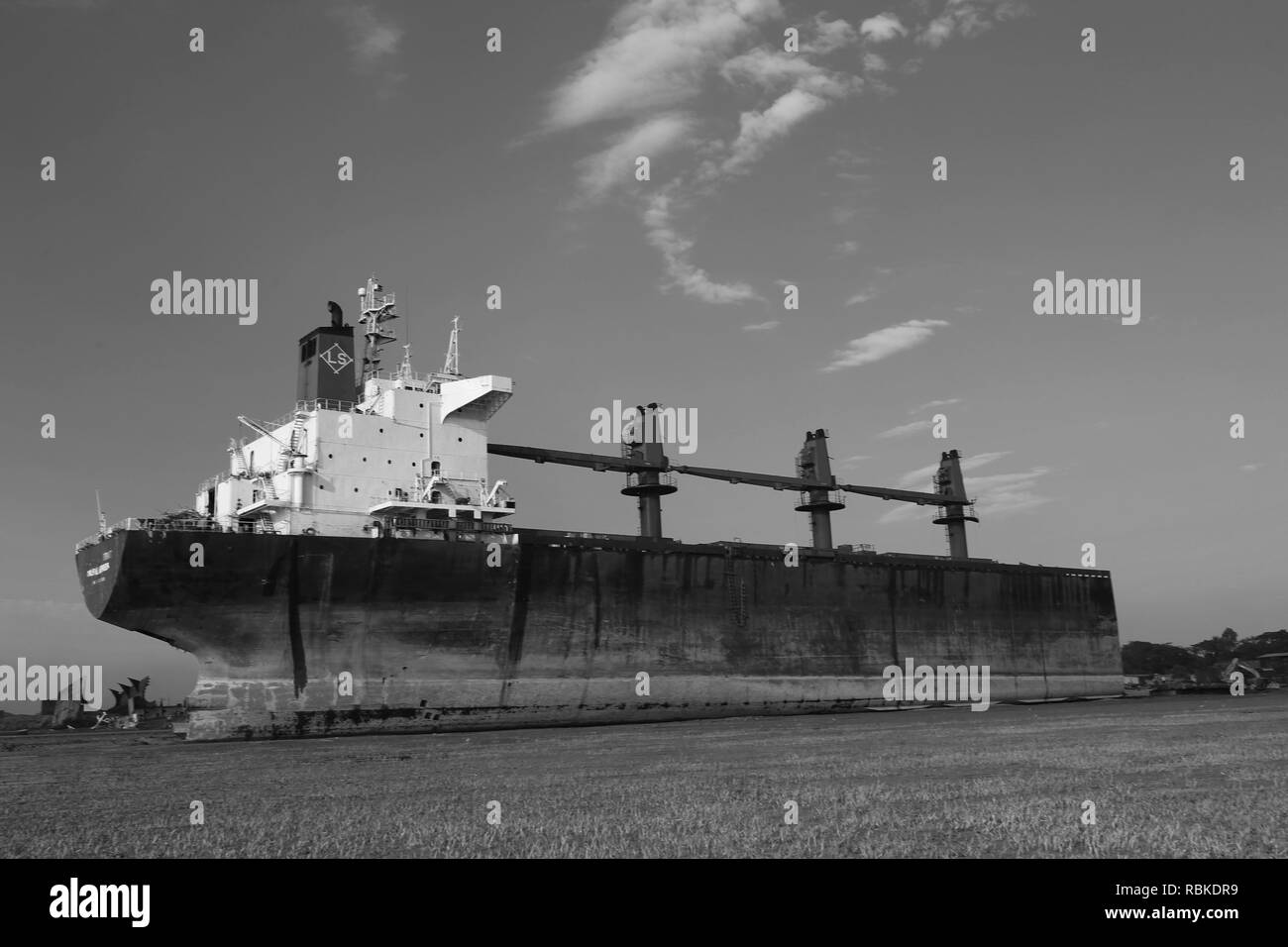 Dust yards Black and White Stock Photos & Images - Alamy