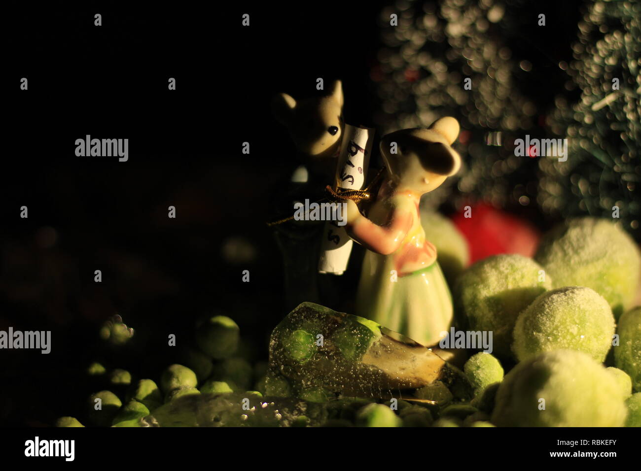 Happy peas mouse hi-res stock photography and images - Alamy