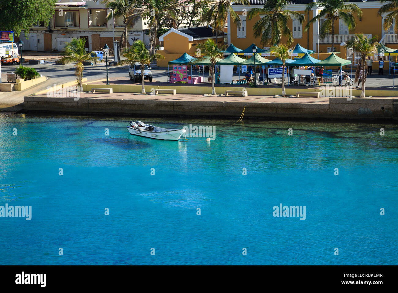 Small boat tour hi-res stock photography and images - Alamy