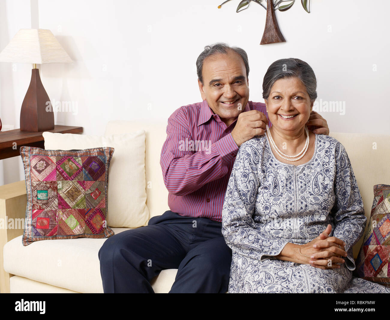 Man gifting necklace hi-res stock photography and images - Alamy