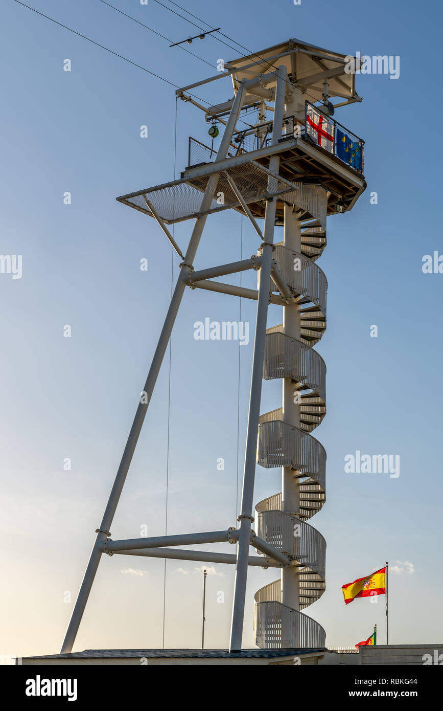 BRIGHTON, SUSSEX/UK - JANUARY 8 : View of the Zip Wire ride in Brighton ...