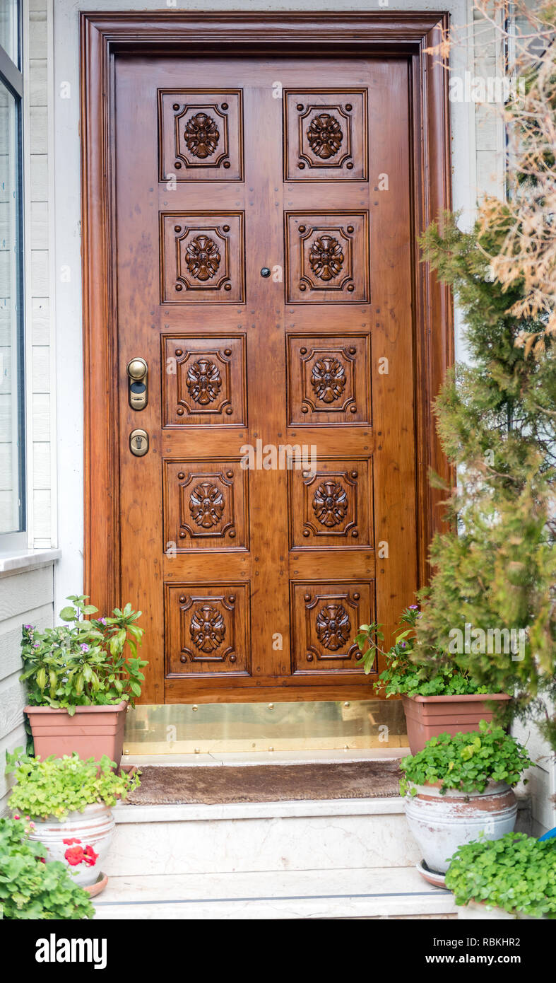 Vintage building and old aged design door Stock Photo - Alamy