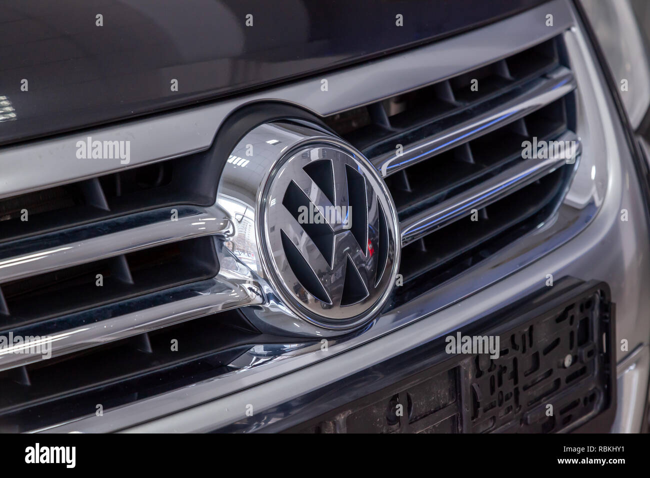 W12 engine hi-res stock photography and images - Alamy