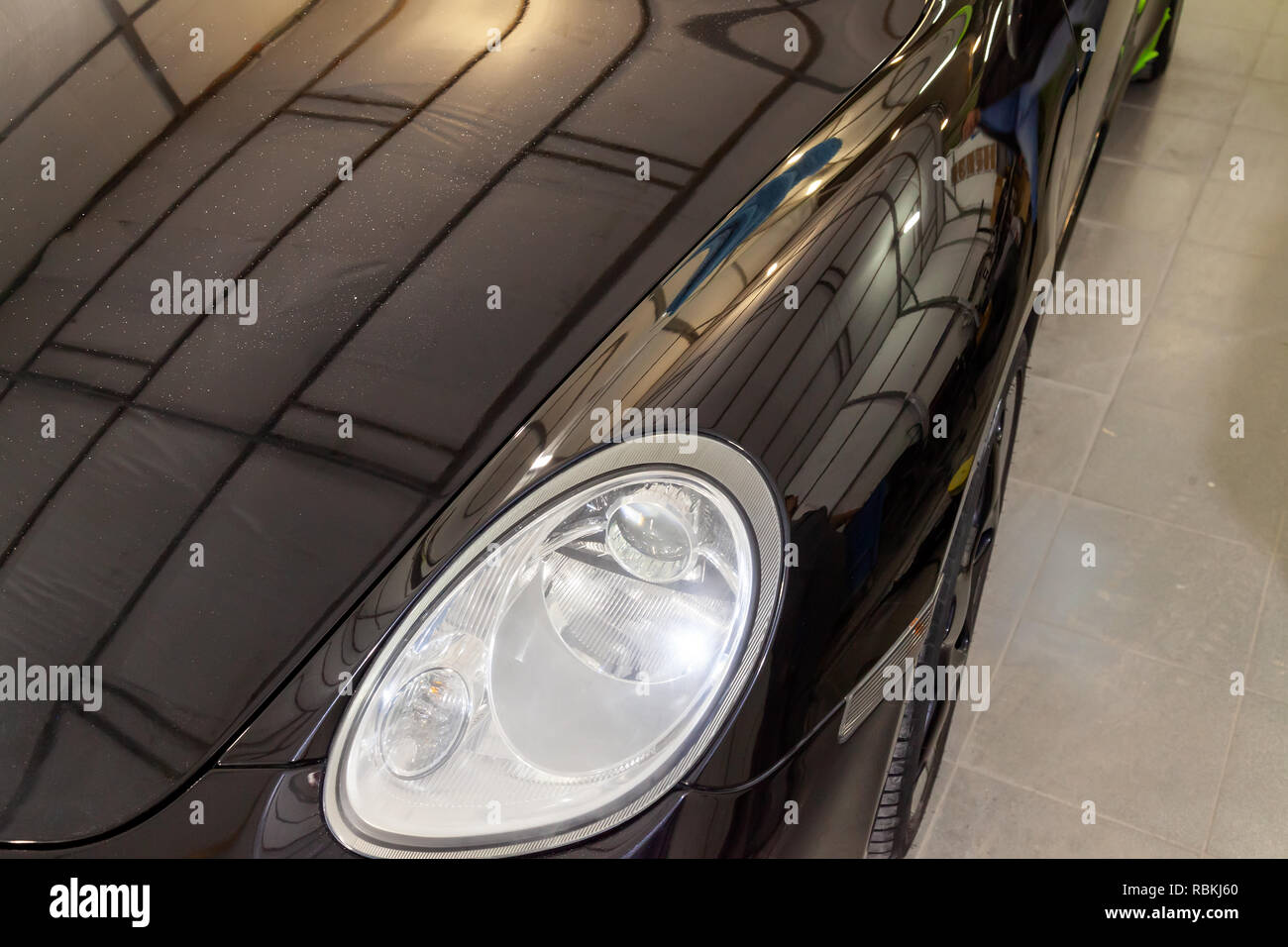 Pre-sale preparation of the car in the service of a clean after washing ...