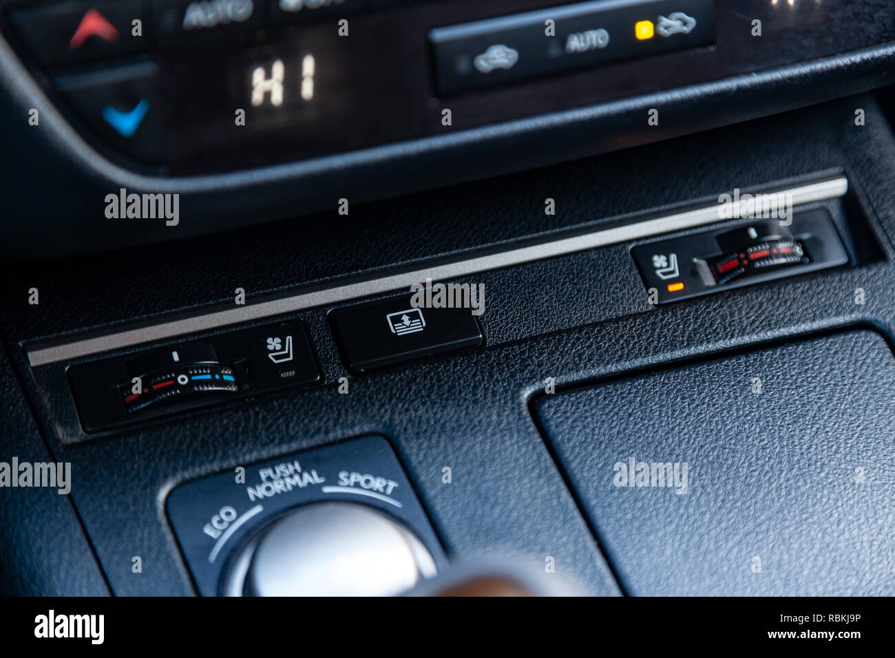 Car dash board stereo hi-res stock photography and images - Alamy