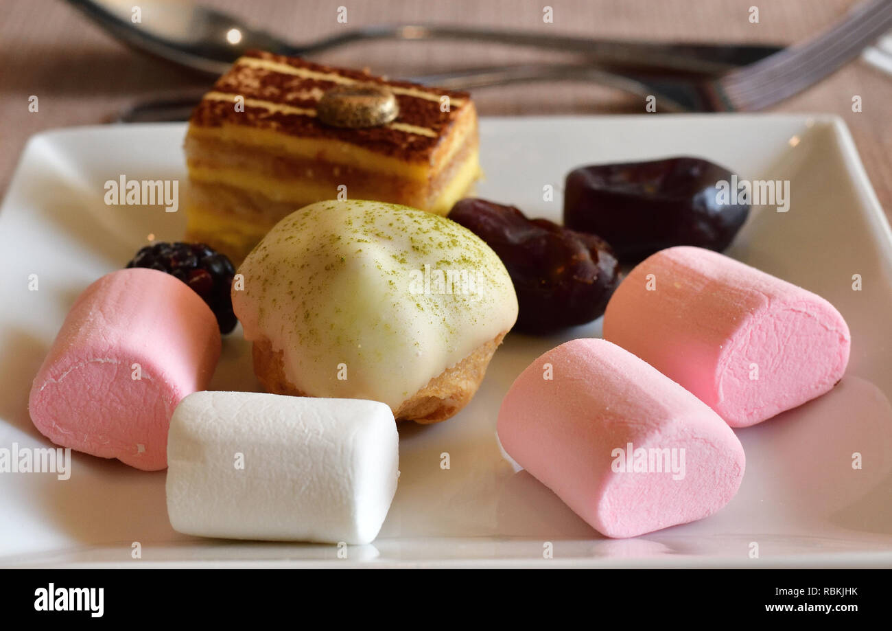 Table of sweets hi-res stock photography and images - Alamy
