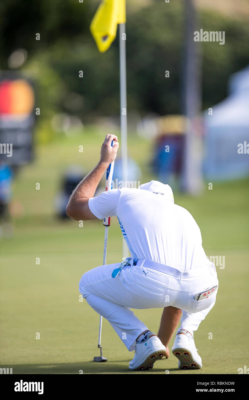 Honolulu, Hawaii, USA. 10th Jan, 2019. Bryson DeChambeau lines up his ...