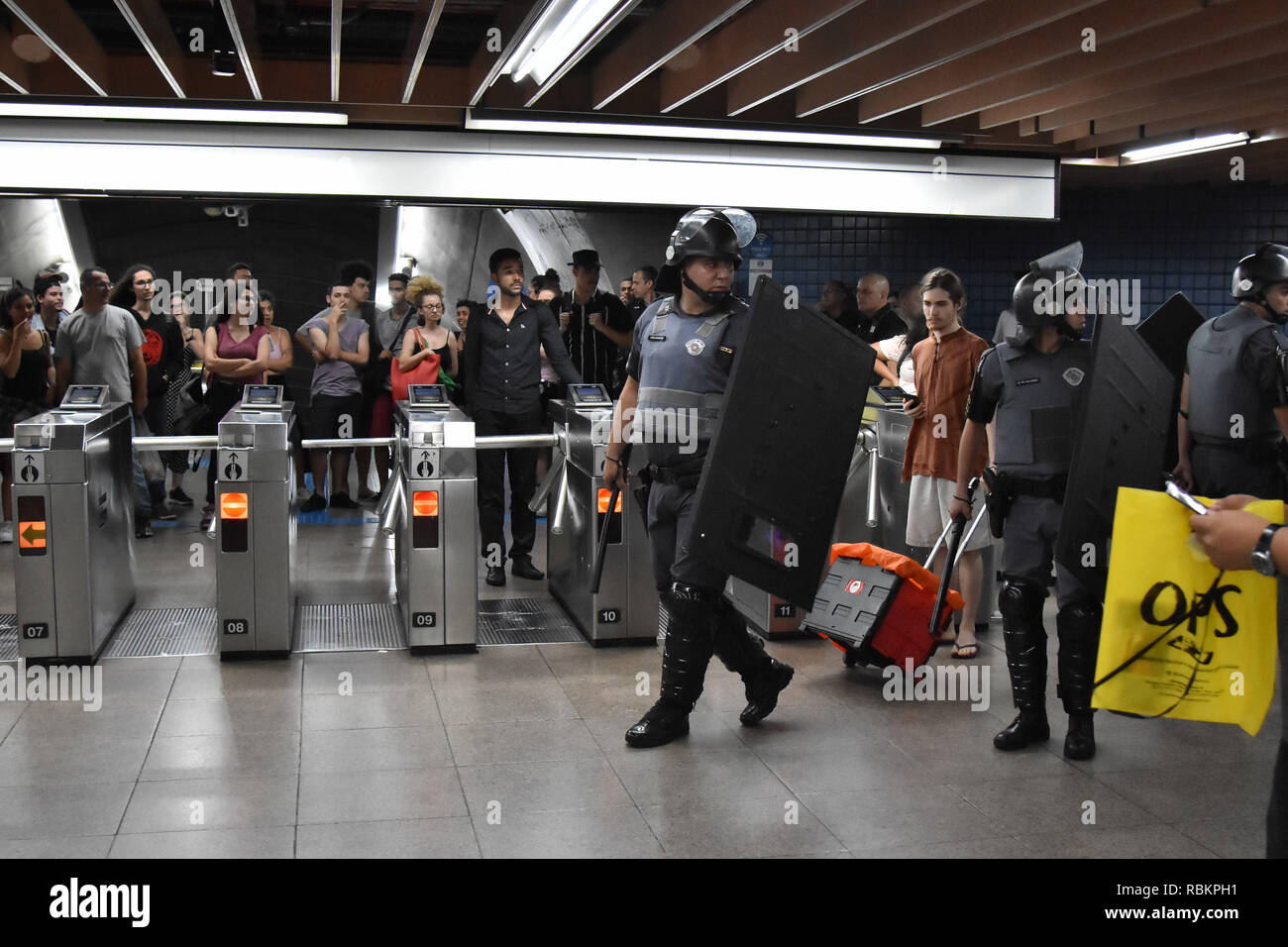 Public transport protest in sao paulo hi-res stock photography and ...