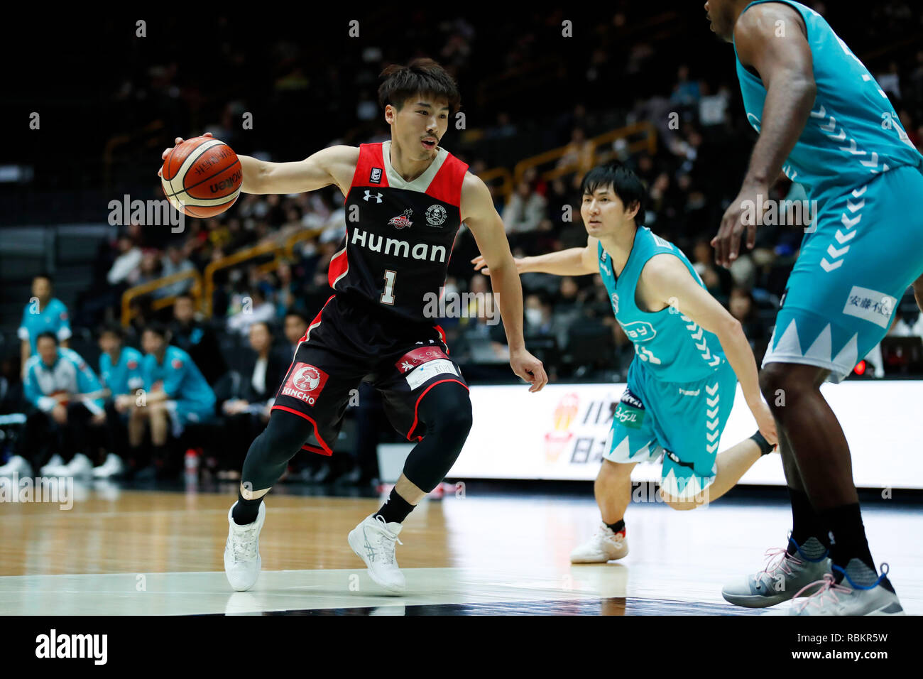 (L to R) Shota Konno (Evessa), Yusuke Okada (Hannaryz), JANUARY 10 2019 - Basketball : Emperor's ...
