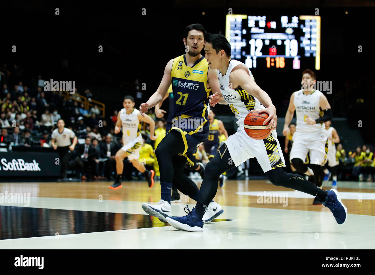 (L to R) Kosuke Hashimoto (Brex), ?Kenta Hirose (Sunrockers), JANUARY 10 2019 - Basketball ...