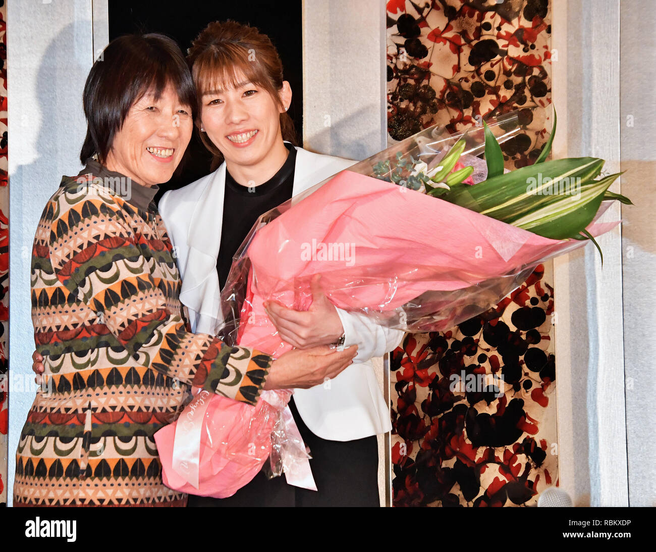 Japanese three-time Olympic wrestling gold medalist Saori Yoshida (R ...