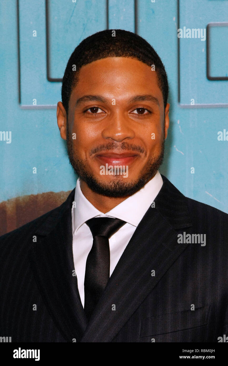 Los Angeles, CA, USA. 10th Jan, 2019. Ray Fisher attends the HBO ...