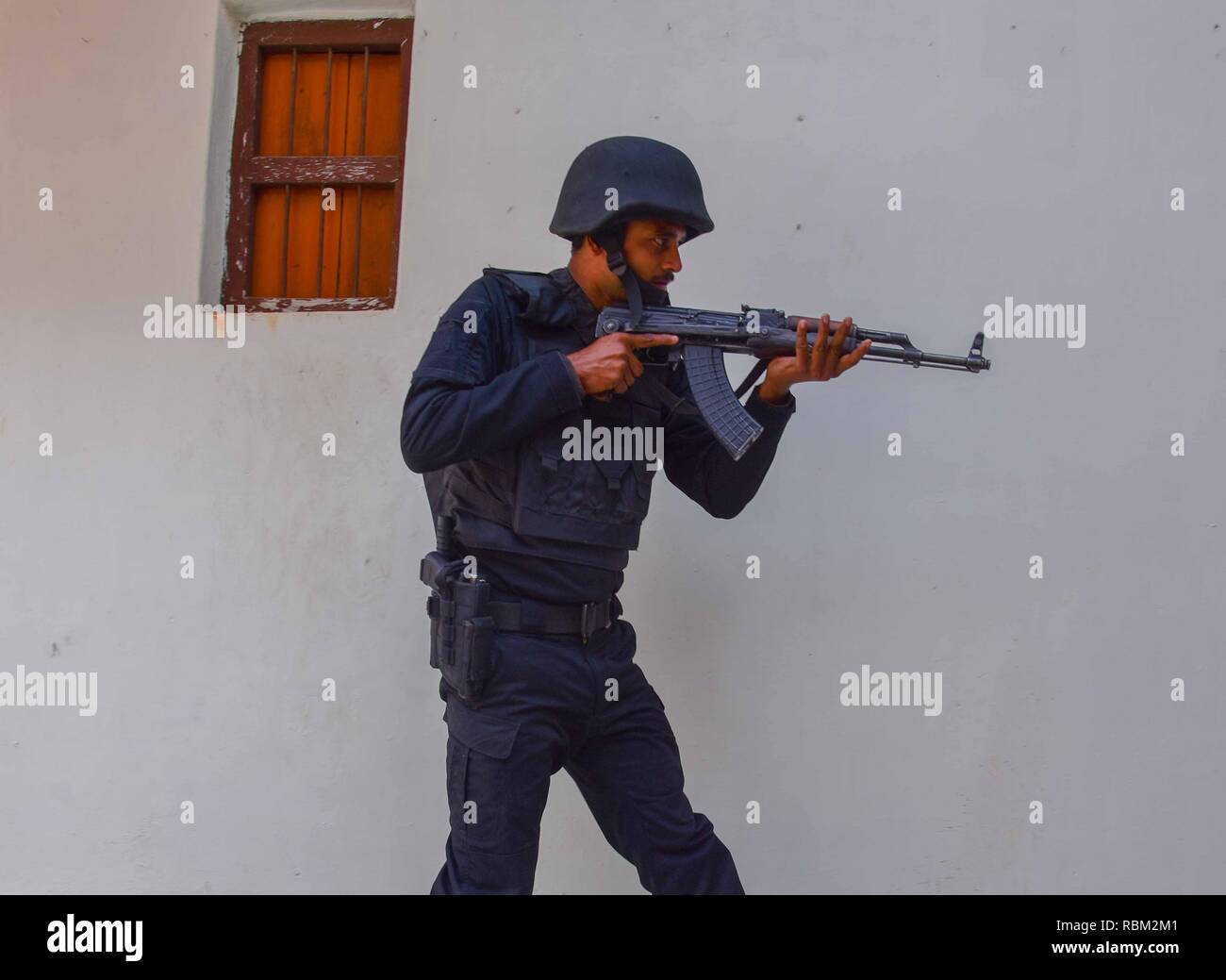 Paramilitry hi-res stock photography and images - Alamy