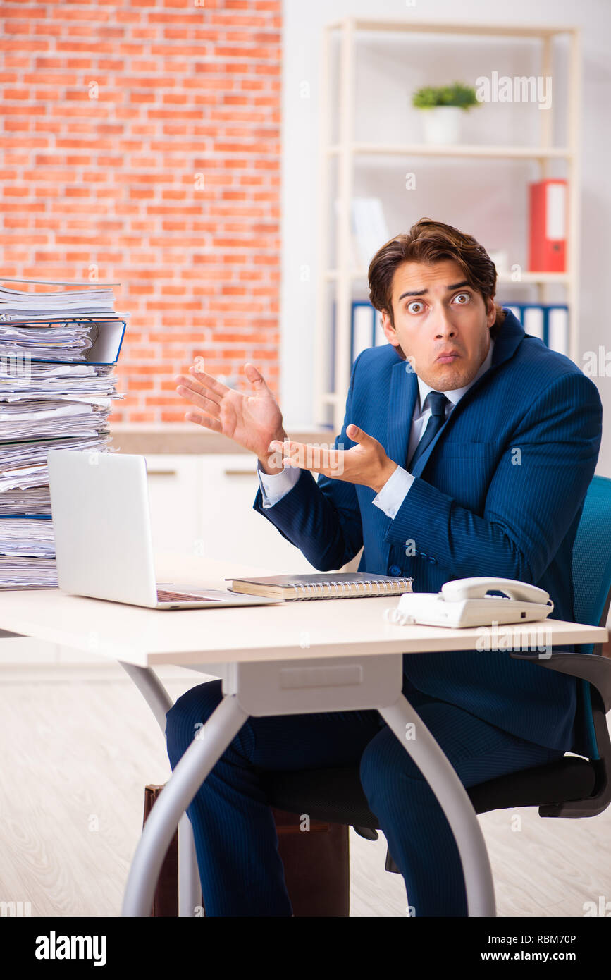 Shocked young man panicking hi-res stock photography and images - Alamy