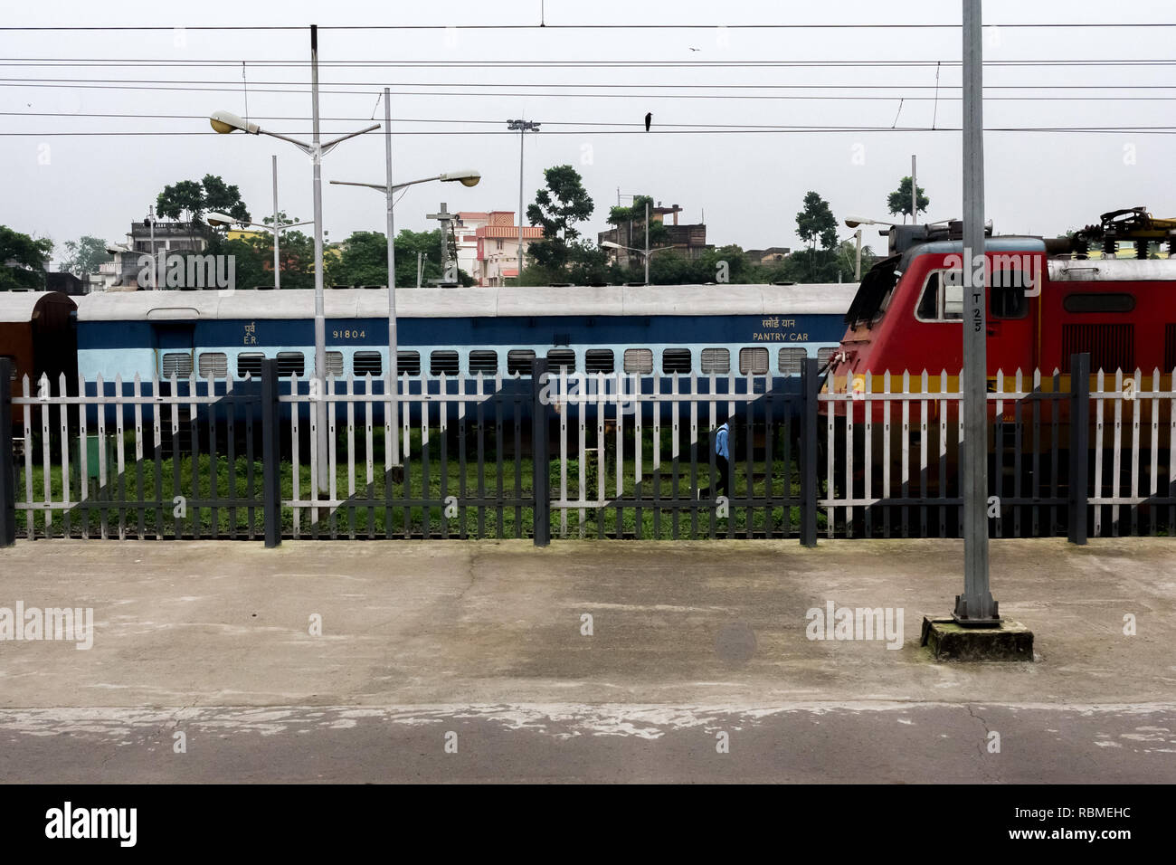 Calcutta kolkata india train station High Resolution Stock Photography ...