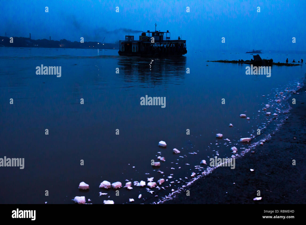 Pollution, Hooghly river, Ahiritola Ghat, Kolkata, West Bengal, India ...