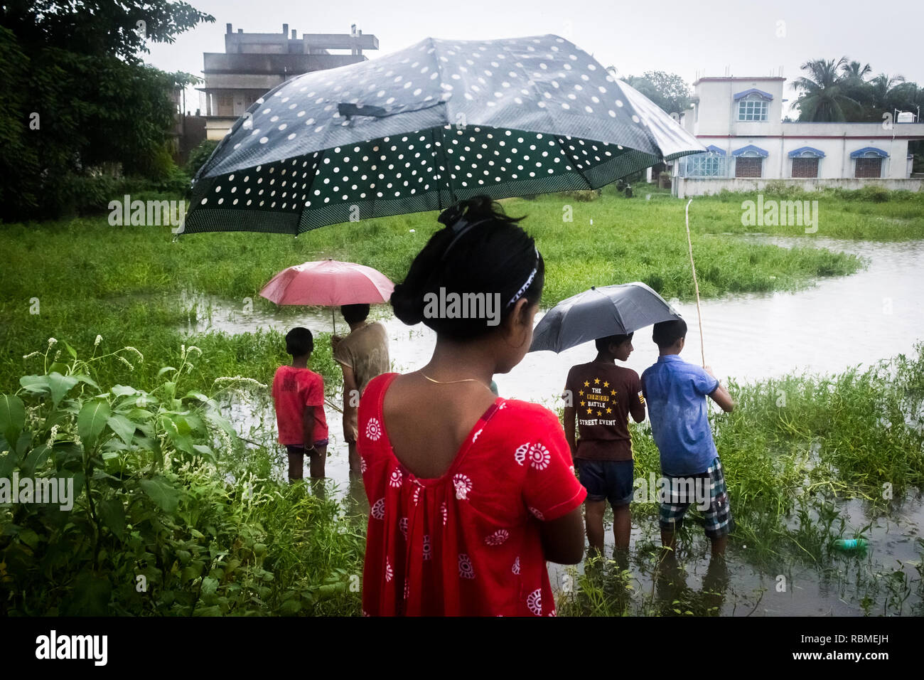 India monsoon children hi-res stock photography and images - Alamy