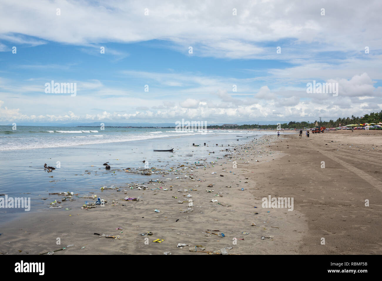 Bali beach clean trash hi-res stock photography and images - Alamy