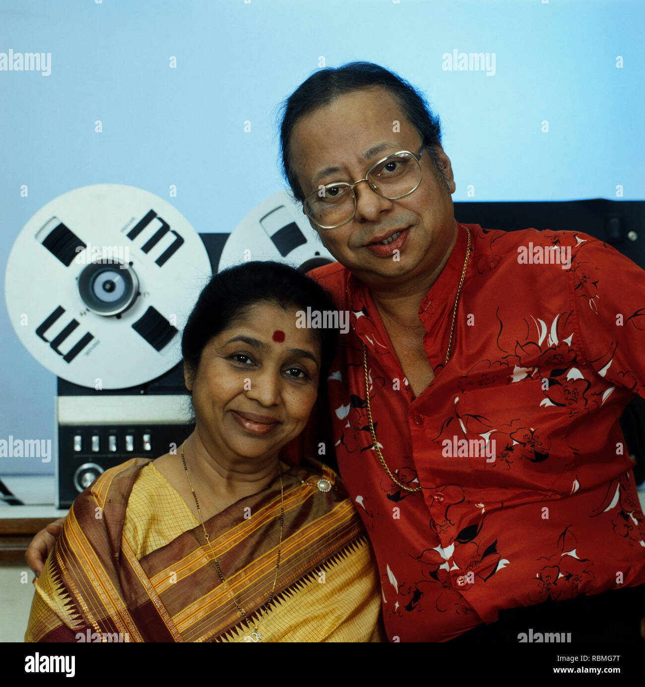 Asha Bhosle Family Details