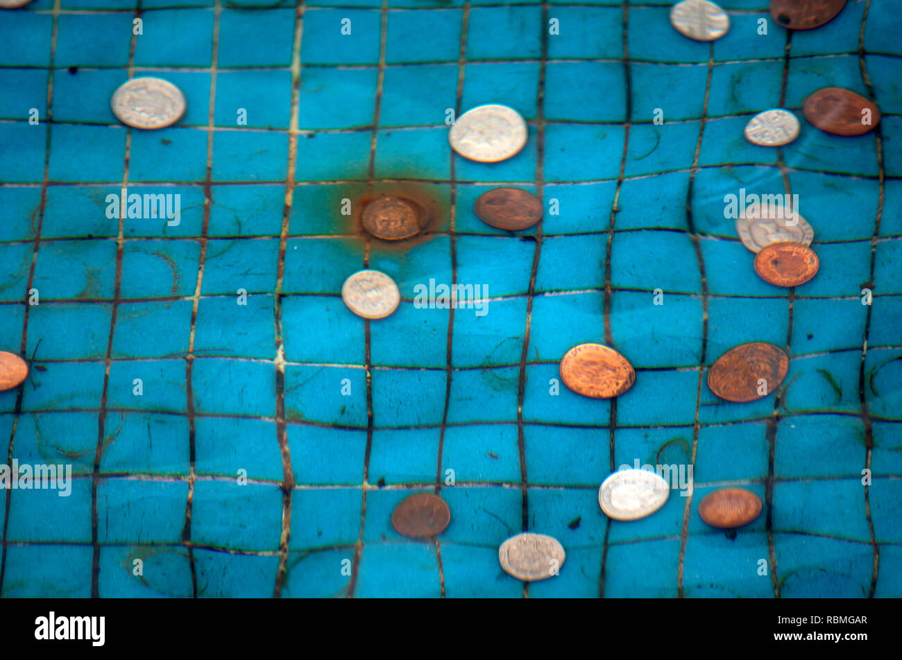 Wishing well money hi-res stock photography and images - Alamy