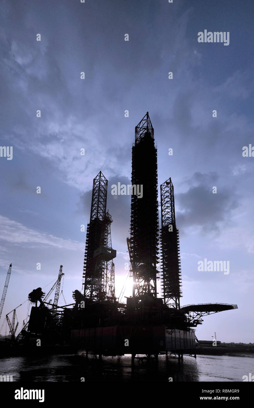 Exterior under construction hi-res stock photography and images - Alamy