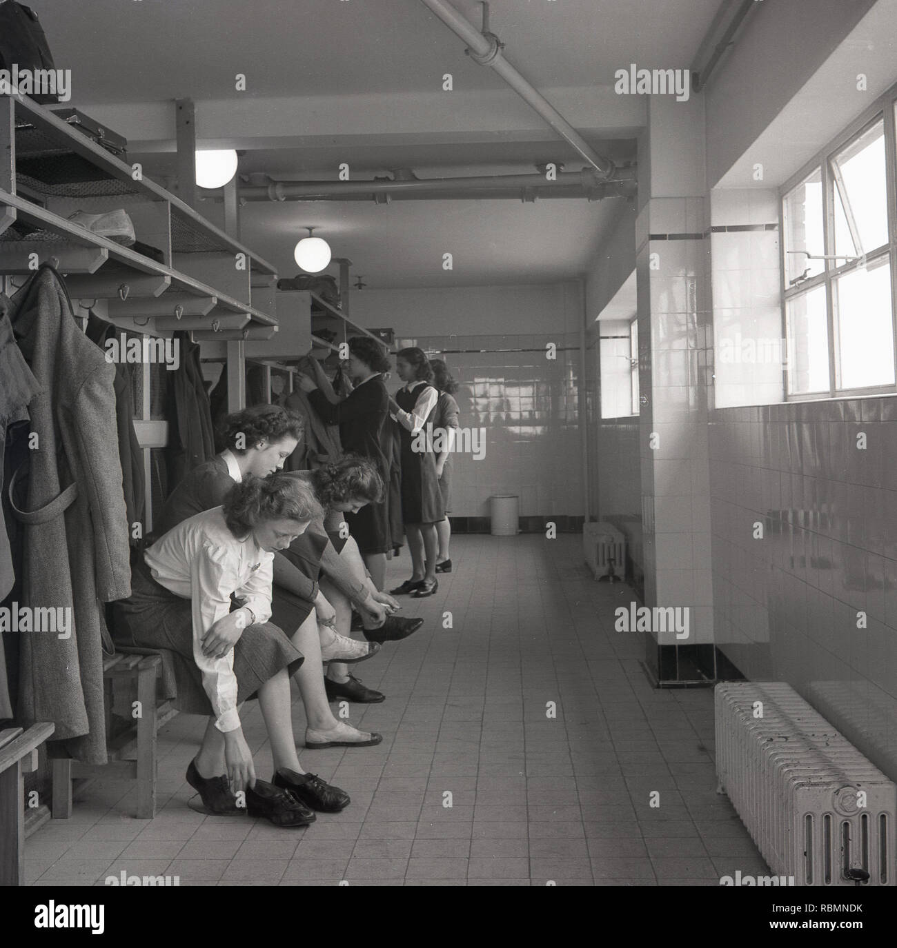 Ladies changing room hi-res stock photography and images - Alamy