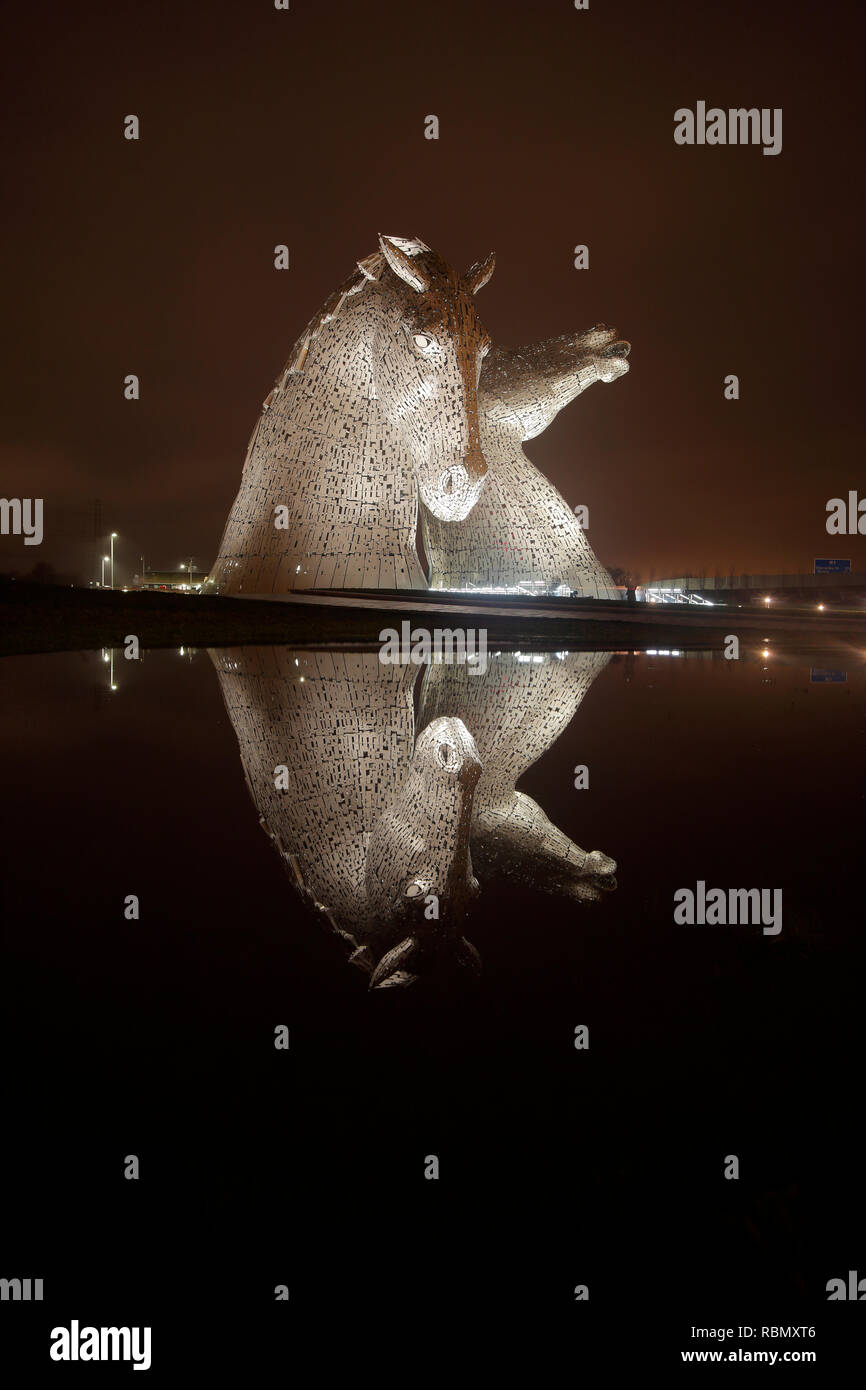 Reflections of The Kelpies in Falkirk,Scotland Stock Photo - Alamy