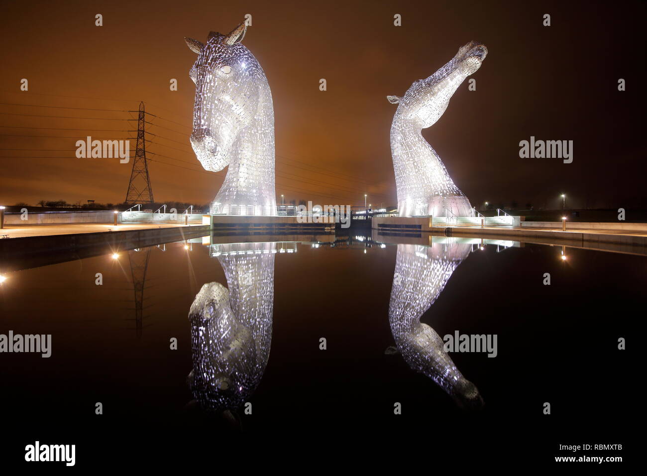 Reflections of The Kelpies in Falkirk,Scotland Stock Photo - Alamy